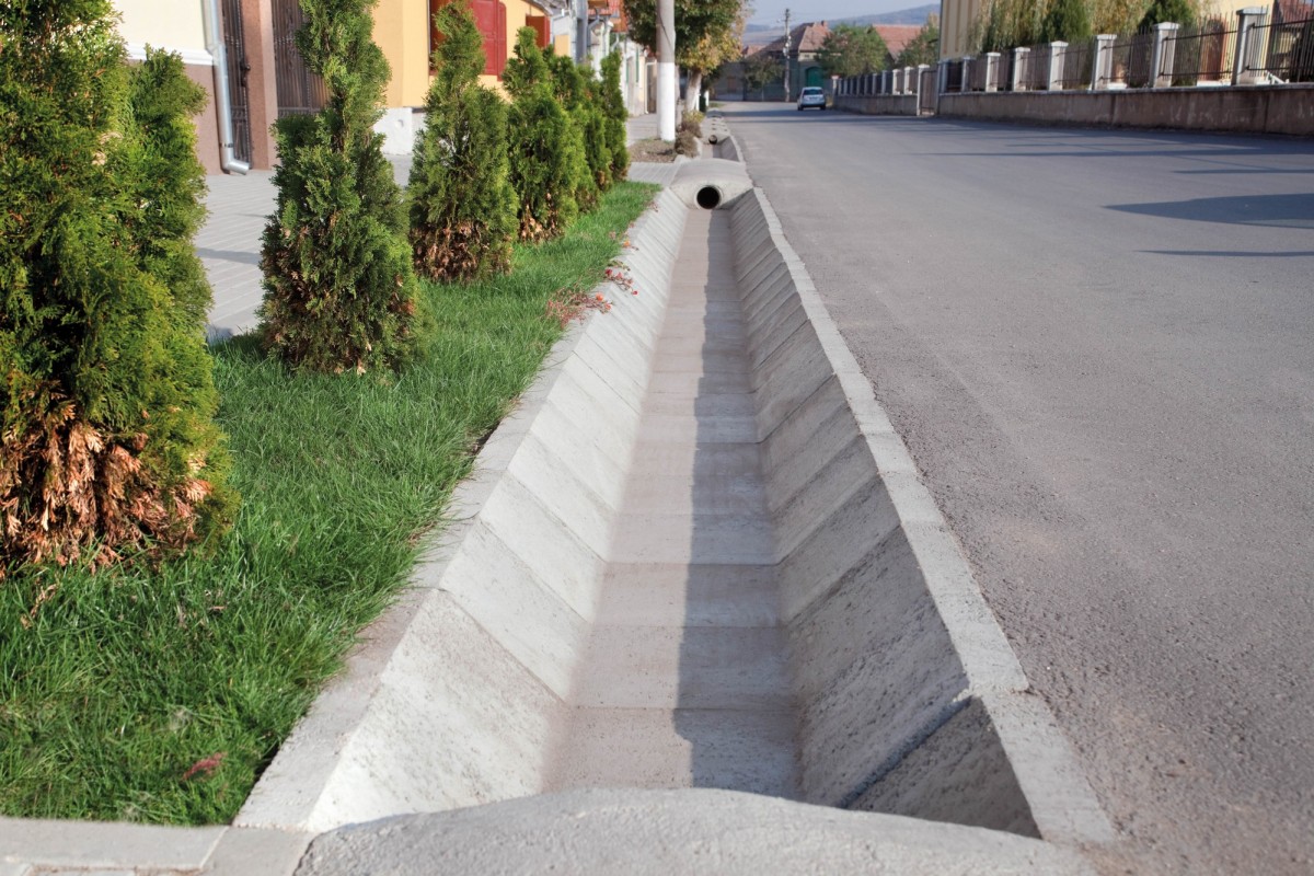 Sant trapezoidal prefabricat din beton R4 - Elis Pavaje